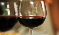 Can red wine cause skin rashes? | HowStuffWorks