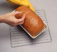Finishing the Bread | HowStuffWorks