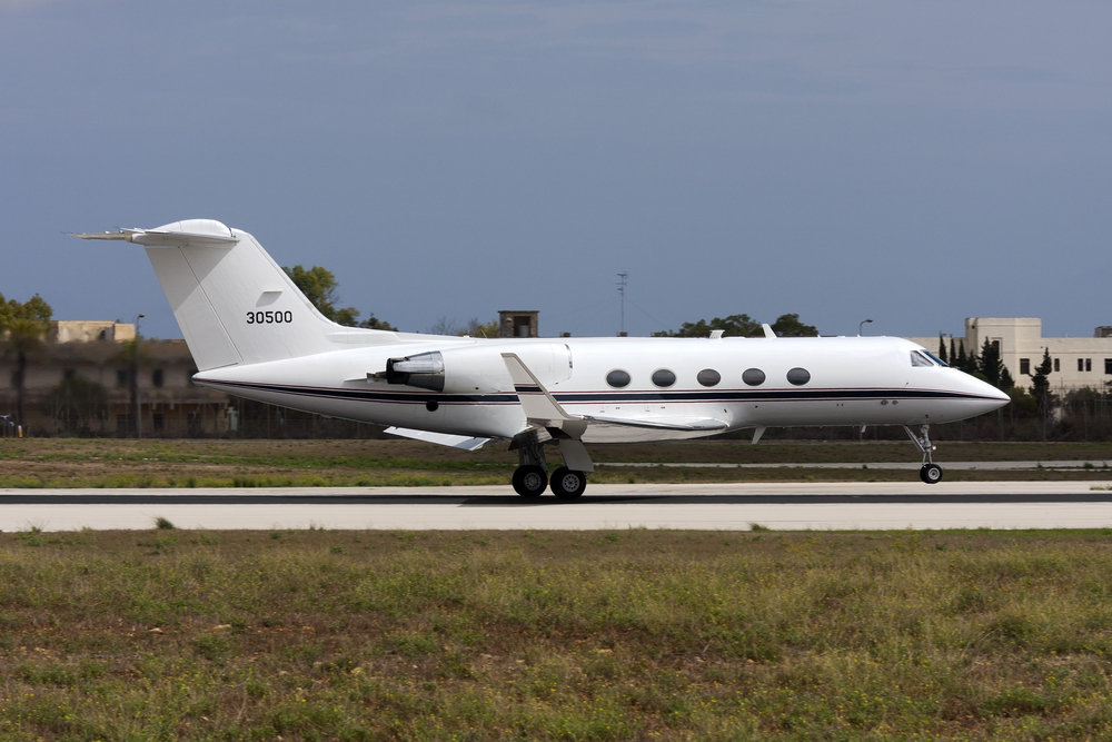 Where the Wealthy Fly: The Top Private Jet Routes in the World ...